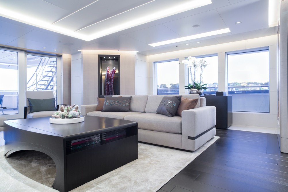 Yacht MOGAMBO, Nobiskrug | CHARTERWORLD Luxury Superyacht Charters